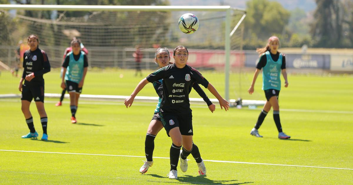 35) Équipe nationale du Mexique U15-féminine - Repli défensif et pressing organisé (Karla Maya ...